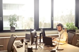 Best Noise-Cancelling Headsets for Call Centers